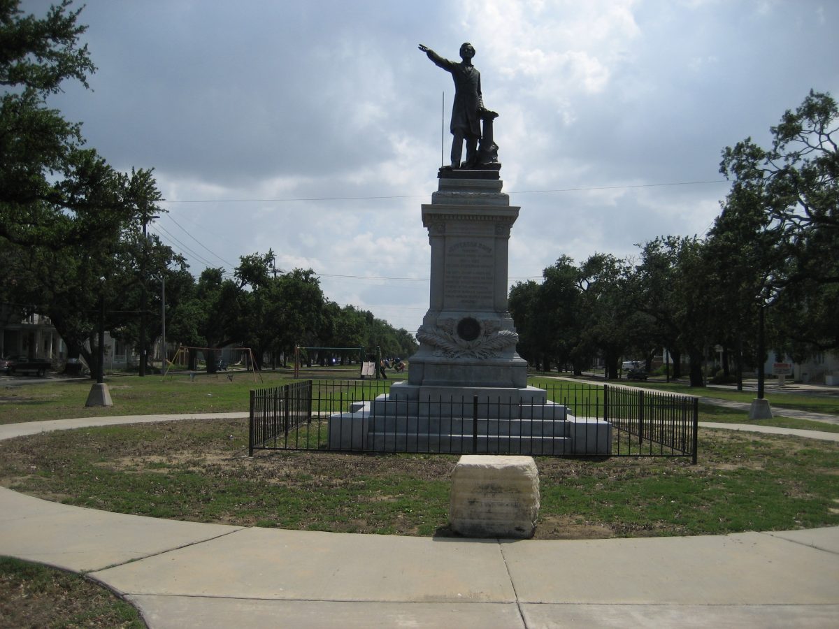 Cost to move Davis statue from Kentucky Capital, $225,000 - The Hancock ...