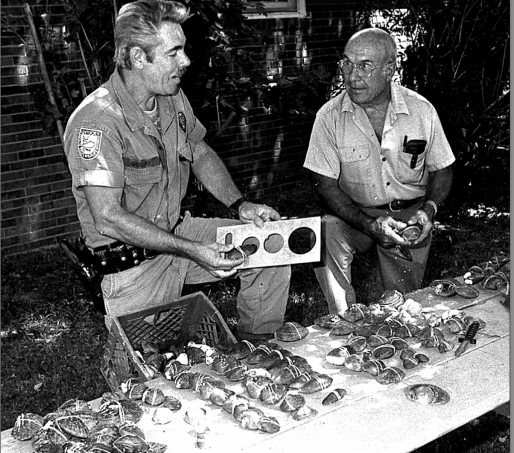 Lewisport’s Bob Gregory, a riverman; harvesting mussels